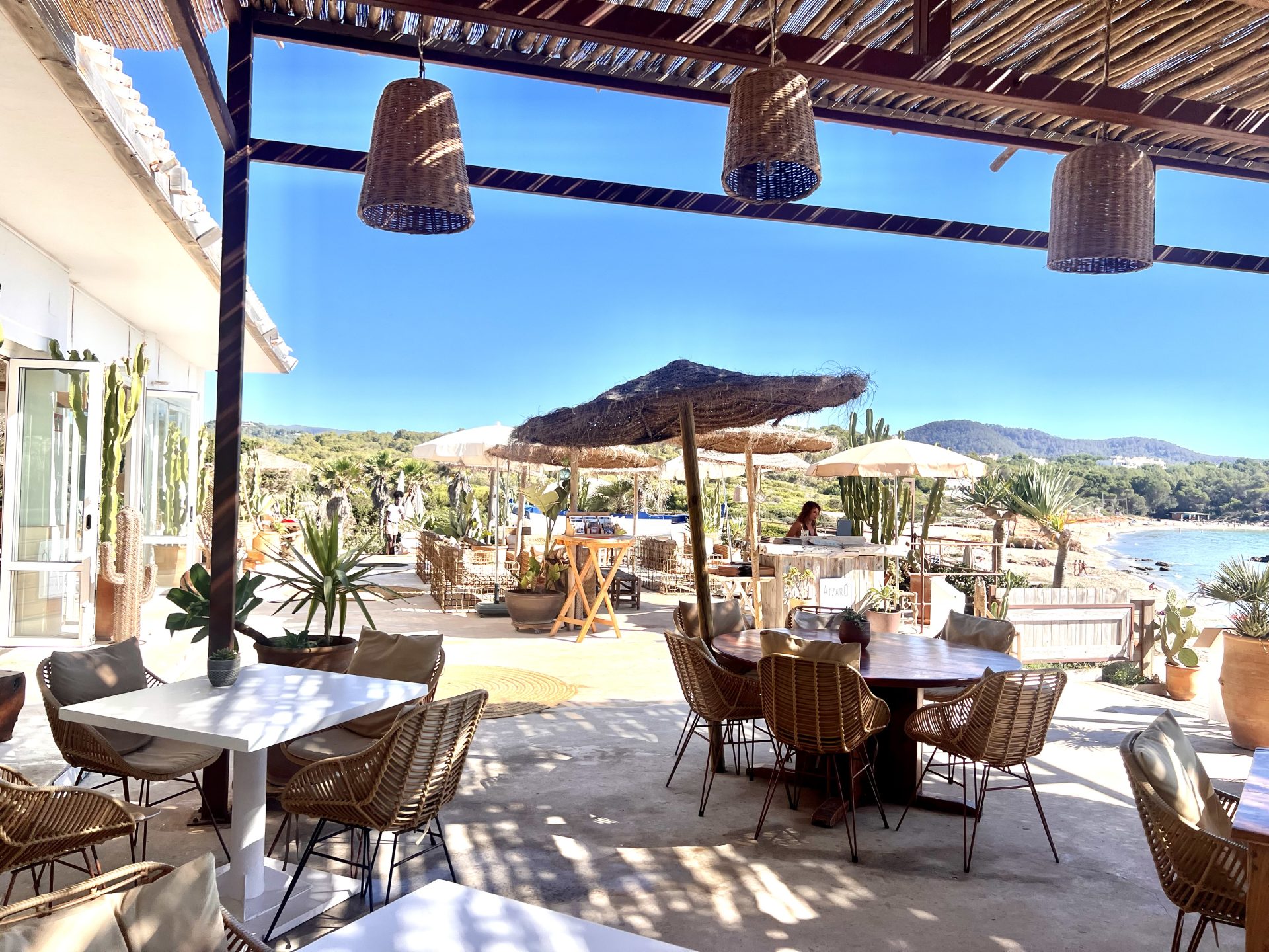 7 Must Haves for a Successful Beach Club - Hugh Darley